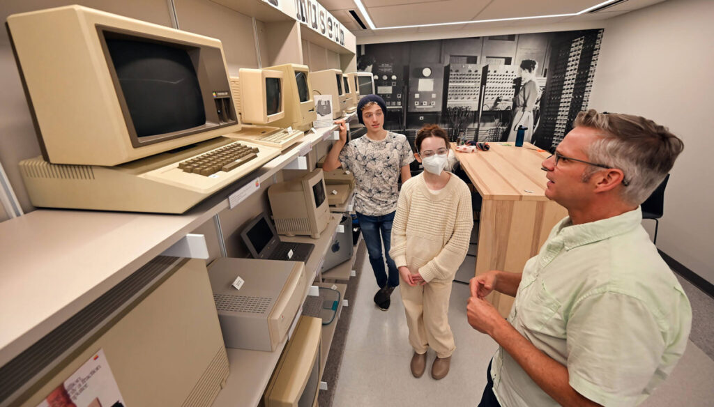 Computer museum connects learning, fun - Wheaton College Massachusetts